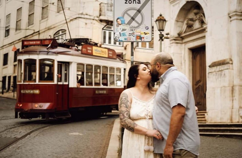 Lisbon: Private Photoshoot Tour in Alfama with Edited Photos - An In-Depth Look at the Experience
