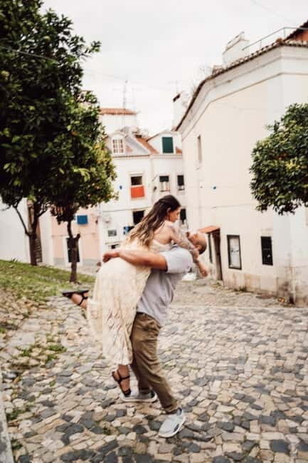 Lisbon: Private Photoshoot Tour in Alfama with Edited Photos - FAQ
