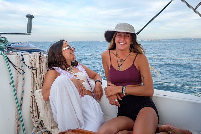 Lisbon: Private Sailing Tour Along the Tagus River - The Crew and Guides: Why They Matter