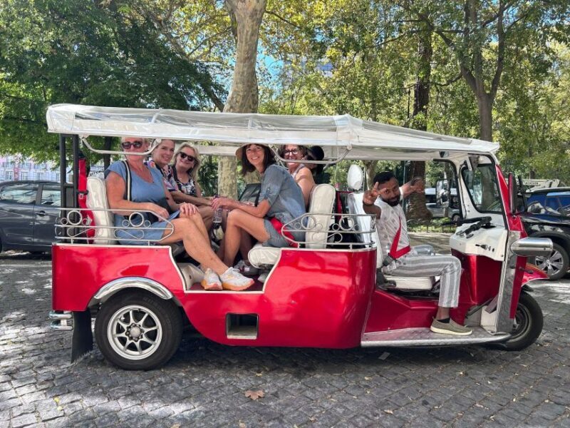 Lisbon Private Sightseeing Photography Tour with Tuk Tuk - Discovering Lisbon in Style and Snapshots