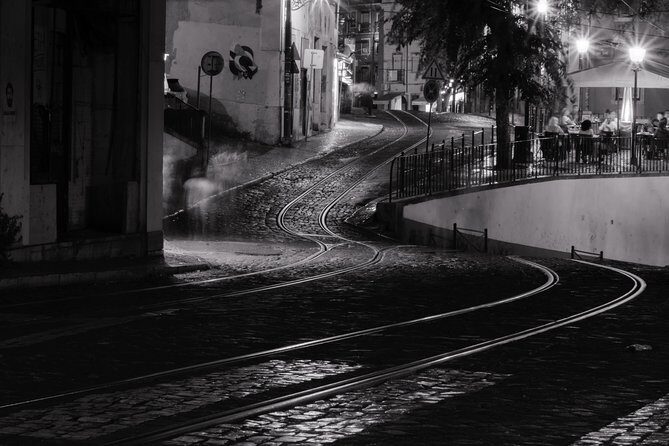 Lisbon: Private Sunset & Night Photo Walk - Who Should Consider This Tour?