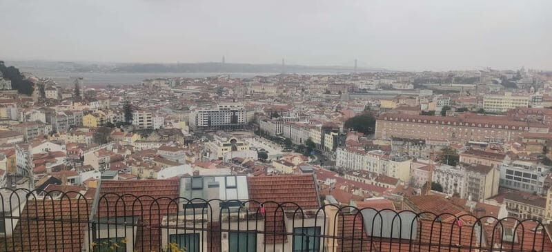 Lisbon: Private Tuk Tuk City Tour with Local Driver - What’s Included and What’s Not