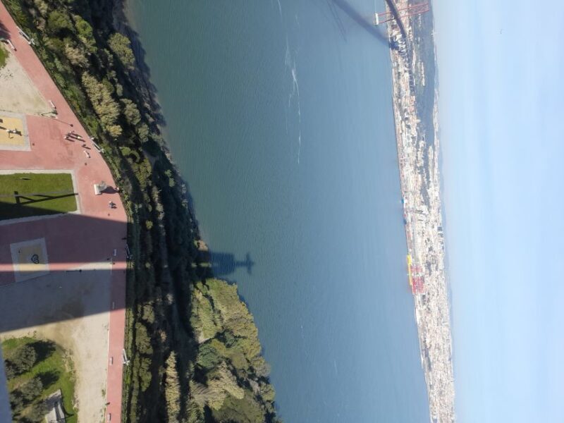Lisbon: Private Tuk Tuk Tour Christ the King & Abril Bridge - Key Points