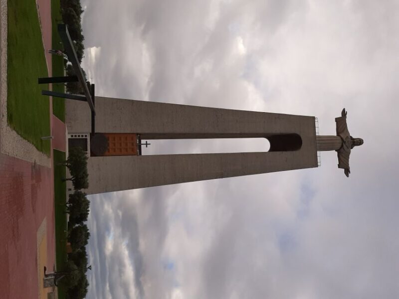 Lisbon: Private Tuk Tuk Tour Christ the King & Abril Bridge - Accessibility & Practical Tips