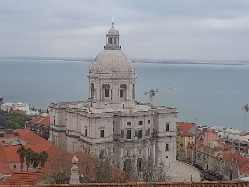 Lisbon: Private Tuk-Tuk Tour for 2 hours - What to Expect from the Experience