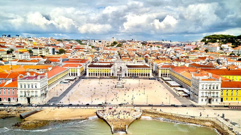 Lisbon: Private Tuktuk Tour with History & Music - Introduction