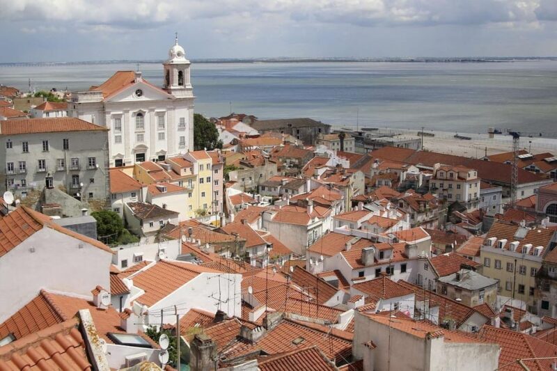 Lisbon: Private Walking Tour with a Local Guide - Lisbon: Private Walking Tour with a Local Guide