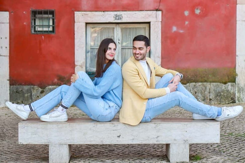 Lisbon: Pro Photoshoot in Alfama, the oldest neighborhood - An In-Depth Look at the Alfama Photoshoot Experience