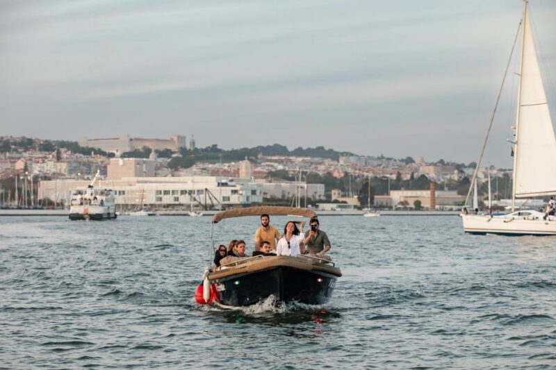 Lisbon: Relax in the Waves - Open Bar and Snacks at Sunset - FAQ