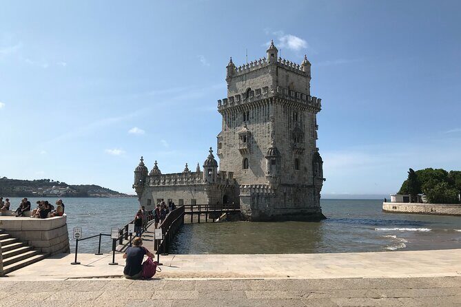 Lisbon: Rent a Scooter from 4h up to 7 days Honda Pcx - Key Points