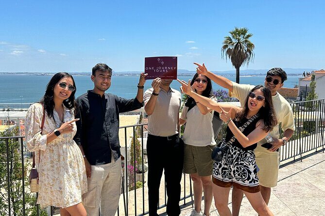 Lisbon Royal Views Small Group Tour with St George Castle Entry - Key Points