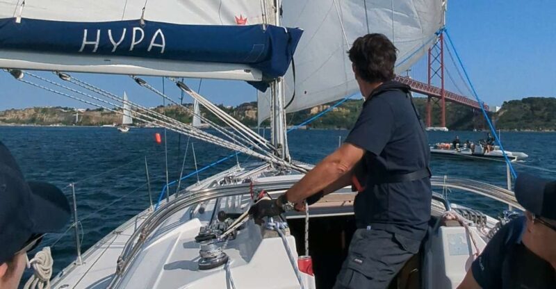 Lisbon: Sailing Initiation - 2 or 4 hours - Key Points