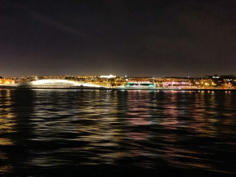 Lisbon: Sailing Tour by Night - FAQ