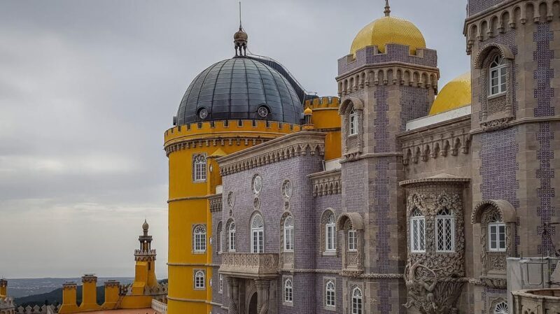Lisbon: Sintra and Cascais Private Day Trip with Local - Cascais: A Charming Coastal Escape