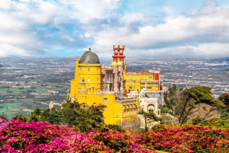 Lisbon: Sintra, Pena Palace, Belém Tour + sunset Boat Cruise - Exploring Sintra’s Historic Center