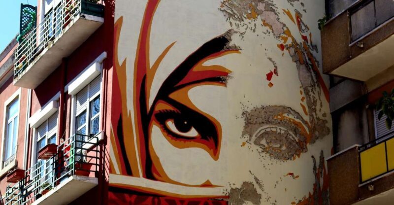 Lisbon: Street Art and Historical Walking Tour - Key Points