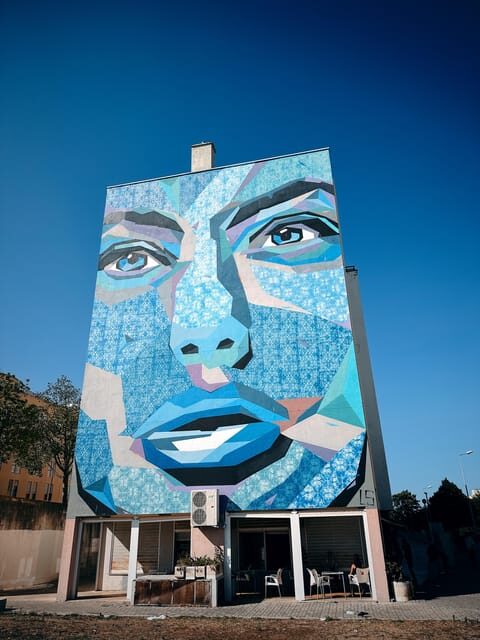 Lisbon: Street Art Lovers with Tuktuk - Visualizing Your Experience