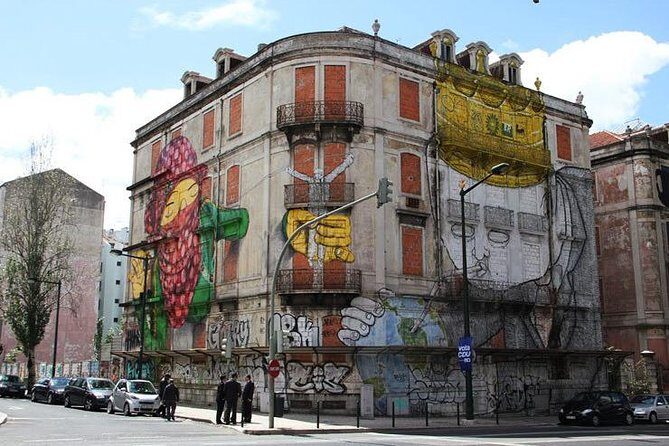 Lisbon Street Art - Private Tuk Tuk Tour with pickup - Key Points