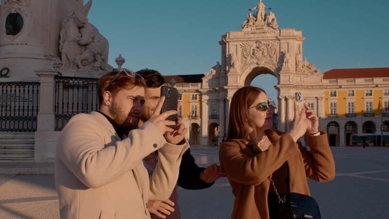 Lisbon: Sunrise Walking Tour Before the Crowds - The Itinerary in Detail