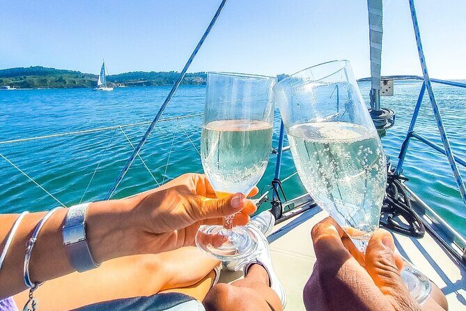 Lisbon: "Sunset" and "Day Tours" by boat, with drinks and Music. - The Price and What You’re Getting