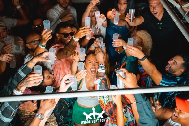 Lisbon: Sunset Boat Party with 2 Drinks and Free Club Entry - Starting Point: Cais da Rocha do Conde de Obidos