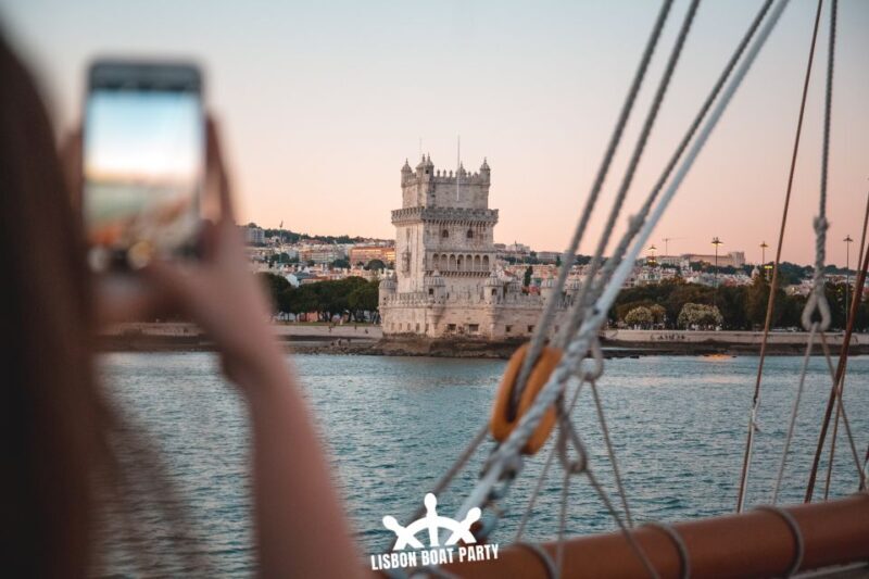 Lisbon: Sunset Boat Party with 2 Drinks and Free Club Entry - The Itinerary: What to Expect on the Water