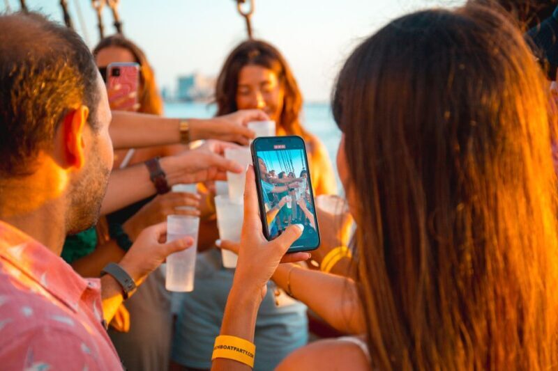 Lisbon: Sunset Boat Party with Live DJ and Night Club Entry - Key Points