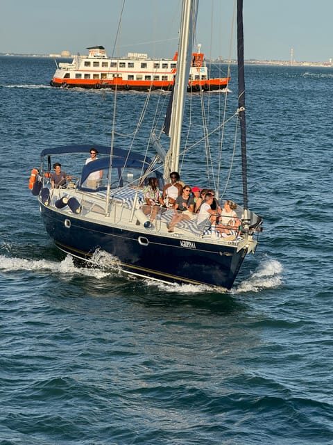 Lisbon: Sunset boat tour with green wine - What Makes This Boat Tour Special?