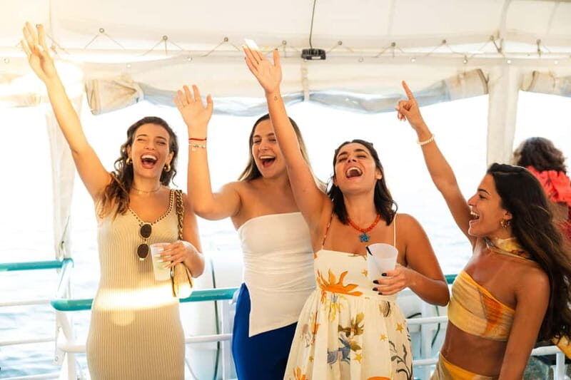 Lisbon: Sunset Boat Tour with Music and Drinks - Drinks, Music, and Value