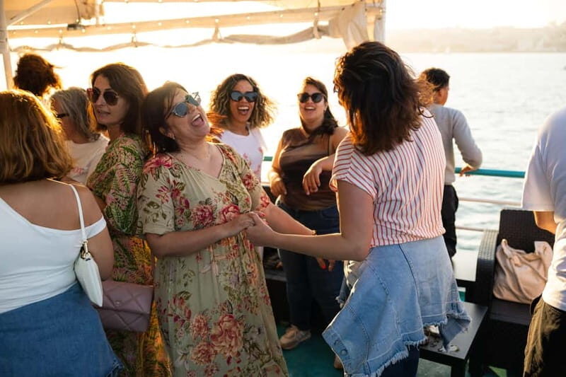 Lisbon: Sunset Boat Tour with Music and Drinks - Practical Tips for Participants