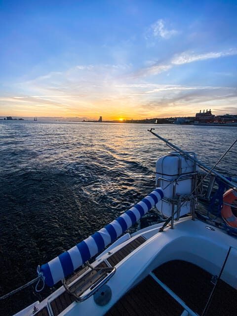 Lisbon: Sunset boat tour with wine - Key Points