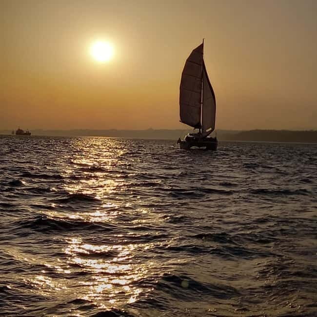 Lisbon: Sunset Catamaran Cruise with Drinks - FAQ