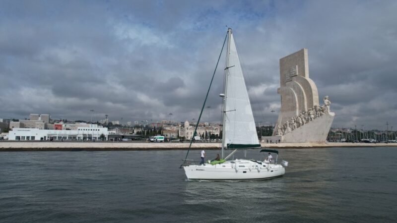 Lisbon: Sunset Cruise on The Tagus River with Welcome Drink - Key Points
