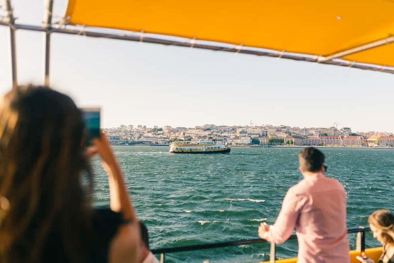 Lisbon: Sunset River Cruise With Drink & Snack - Detailed Breakdown of the Itinerary
