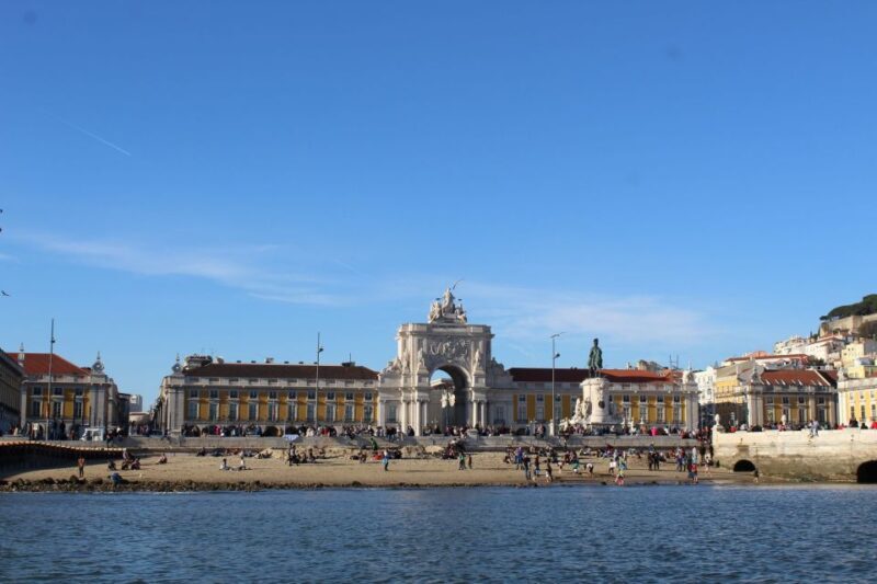 Lisbon: Sunset SpeedBoat Tour - FAQ