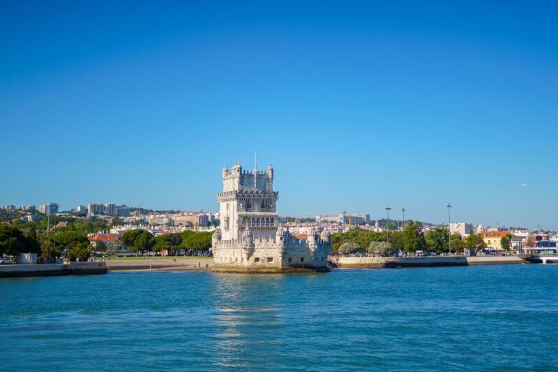Lisbon: Tagus River Cruise with Welcome Drink - Key Points: