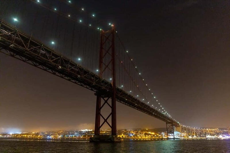 Lisbon: Tagus River New Year's Cruise with Live DJ - Key Points