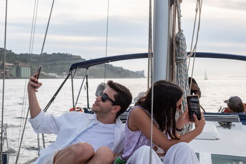 Lisbon: Tagus River Sunset Cruise with Drinks - Key Points