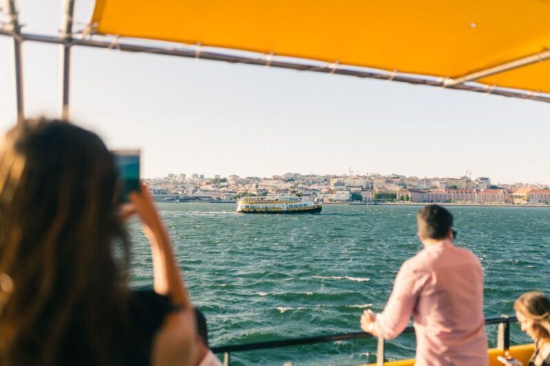 Lisbon: Tagus River Yellow Boat Cruise - FAQs