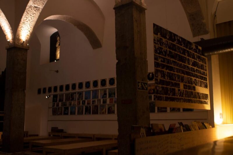 Lisbon: Tapas & Drinks with Fado Live Performance - Authenticity and Atmosphere