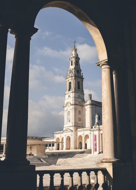 Lisbon to Porto stop Óbidos, Nazaré, Fátima, Coimbra, Aveiro - Who Should Consider This Tour?