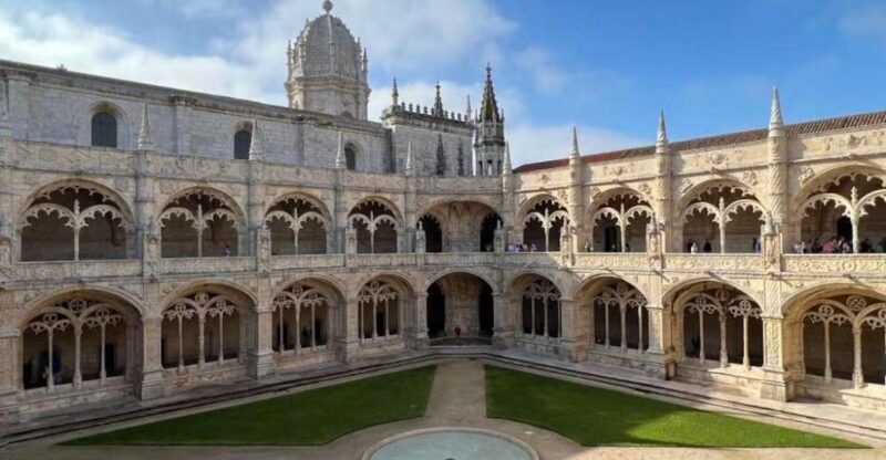 Lisbon: Tour of Belem and Jerónimos Monastery - Exploring Jerónimos Monastery