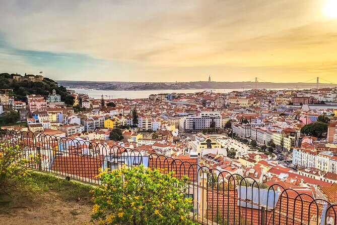 Lisbon tour Oldtown & Viewpoints on a tuktuk - Discover Lisbon’s Old Town & Viewpoints on a Tuk-Tuk Tour