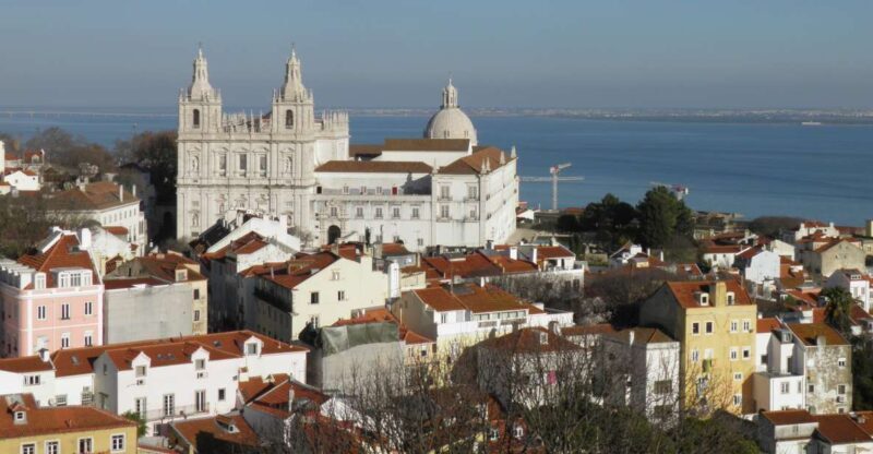 Lisbon: Tower of Saint Georges Castle Church Ticket & Drink - Key Points