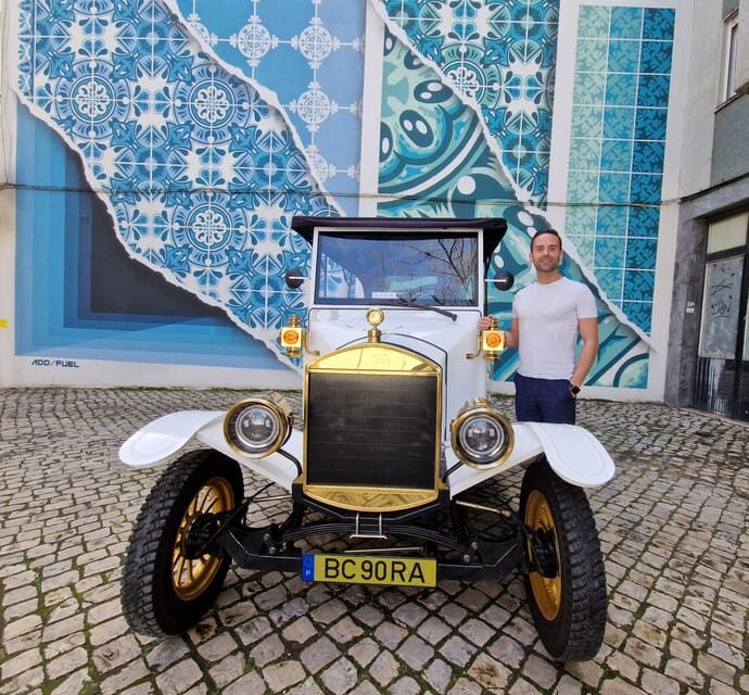 Lisbon: Tuk Tuk 2H Tour Lisbon with a Old Timer - Key Points