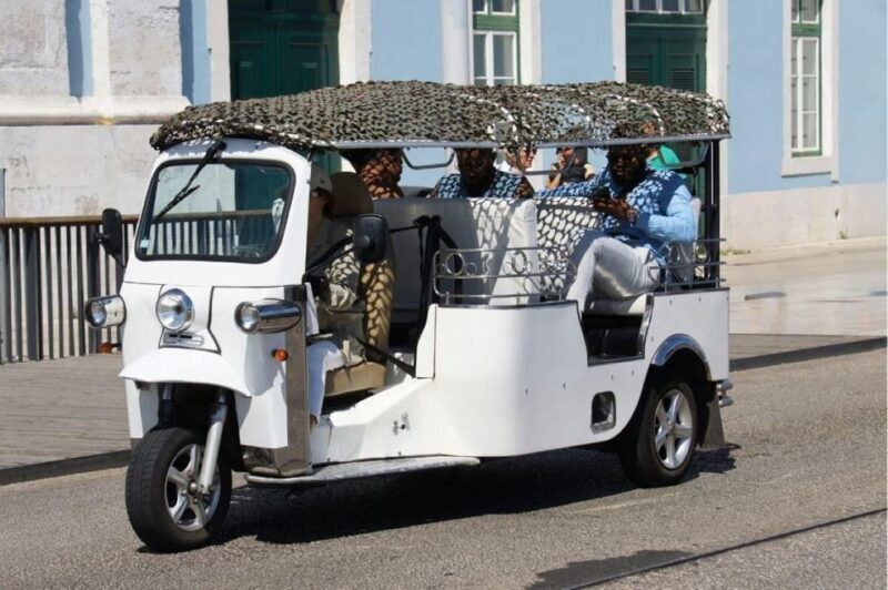 Lisbon: Tuk Tuk tour, Cascais tour, and Dinner all in one - Key Points