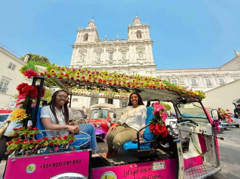 Lisbon: Tuk-Tuk Tour Historical Alfama old town private tour - Key Points