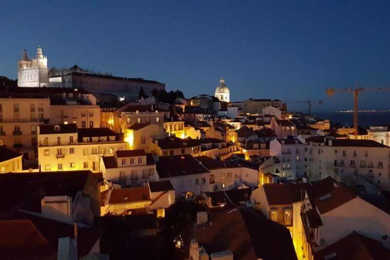 Lisbon: Vintage vehicle replica Romantic Private Tour - Key Points