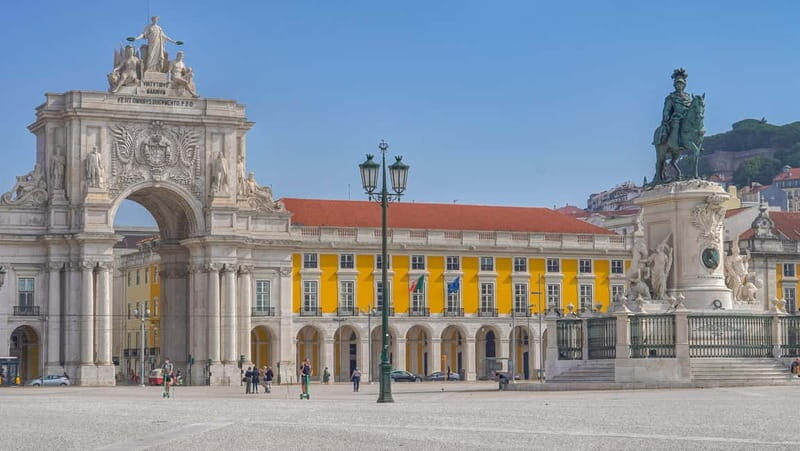 Lisbon Walk: Old Quarter, Hidden Walls & Stunning Views - Key Points
