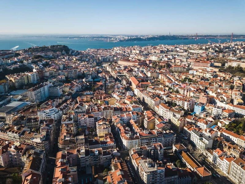 Lisbon: Walking Tour in Chinese - Key Points